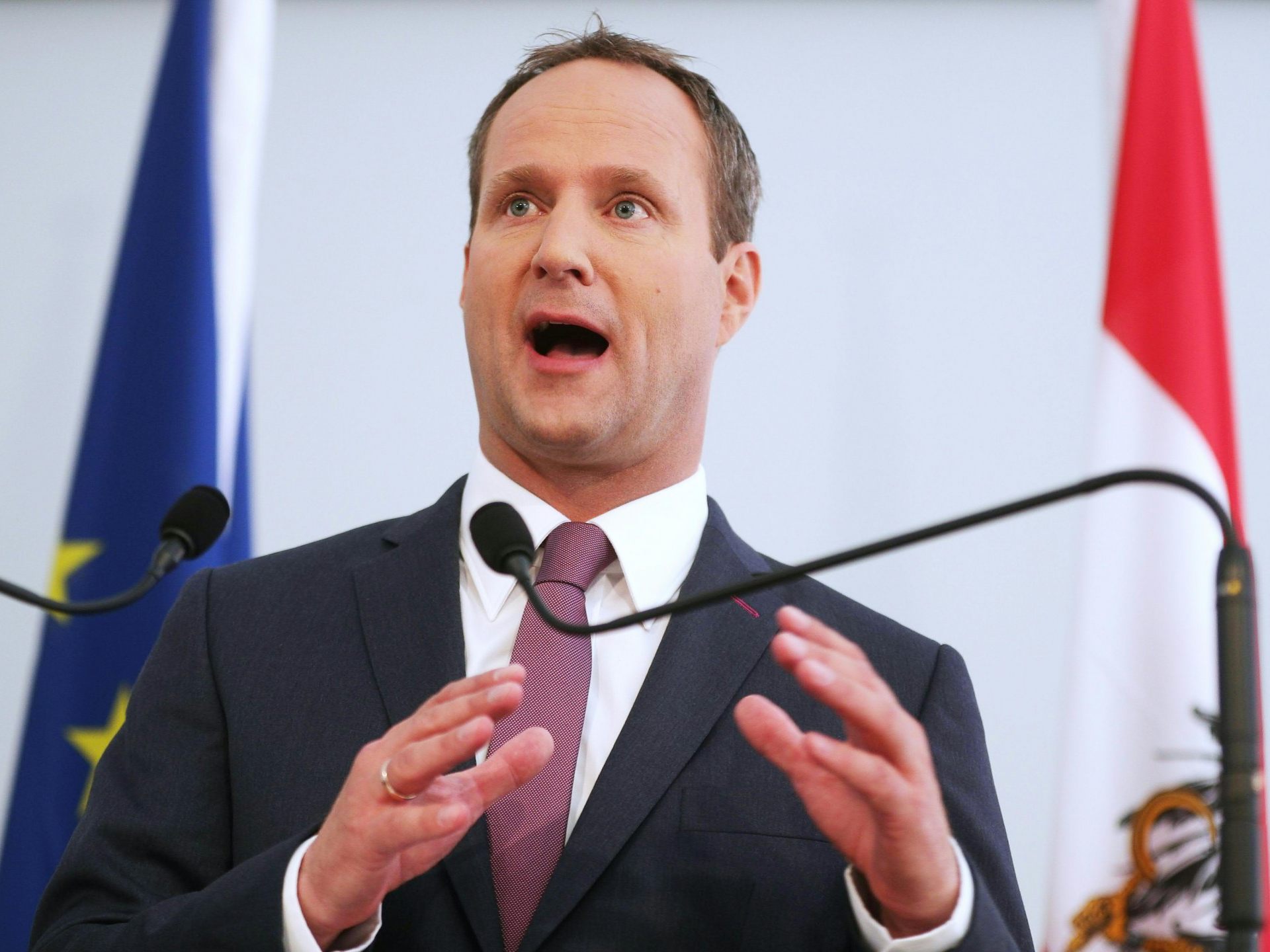 Rücktritt: NEOS-Chef Matthias Strolz gibt sein Amt ab - VIENNA.AT