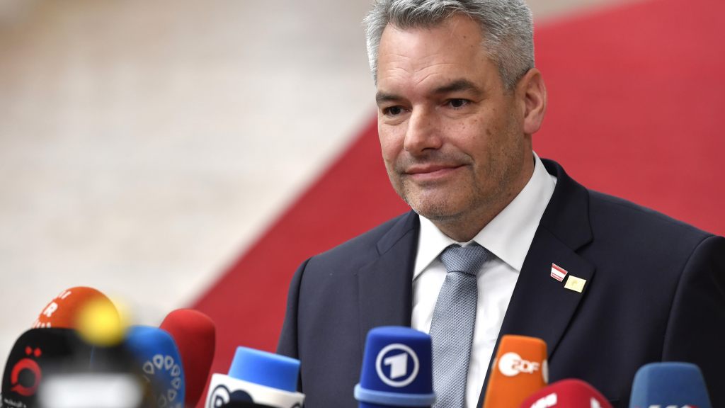 Polizistin schnappt aggressiven Kokain-"Bodypacker" am Wiener Gürtel ...