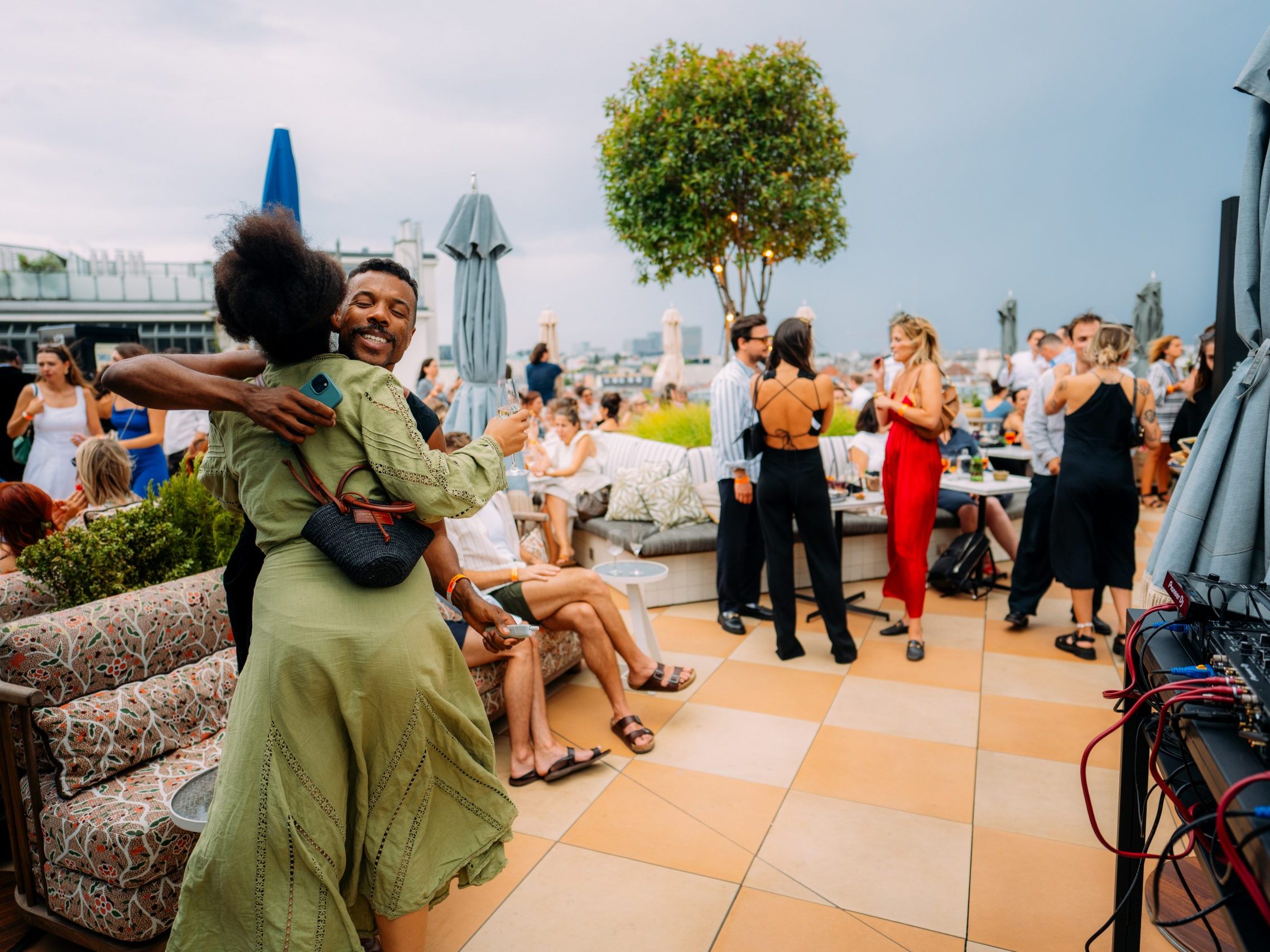 Rooftop-Serie "Shell Yeah!" bringt kubanisches Sommerflair nach Wien ...